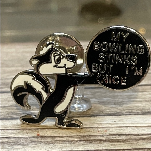 Jewelry | Vintage Pepe Le Pew Black And White Skunk Pin | Poshmark
